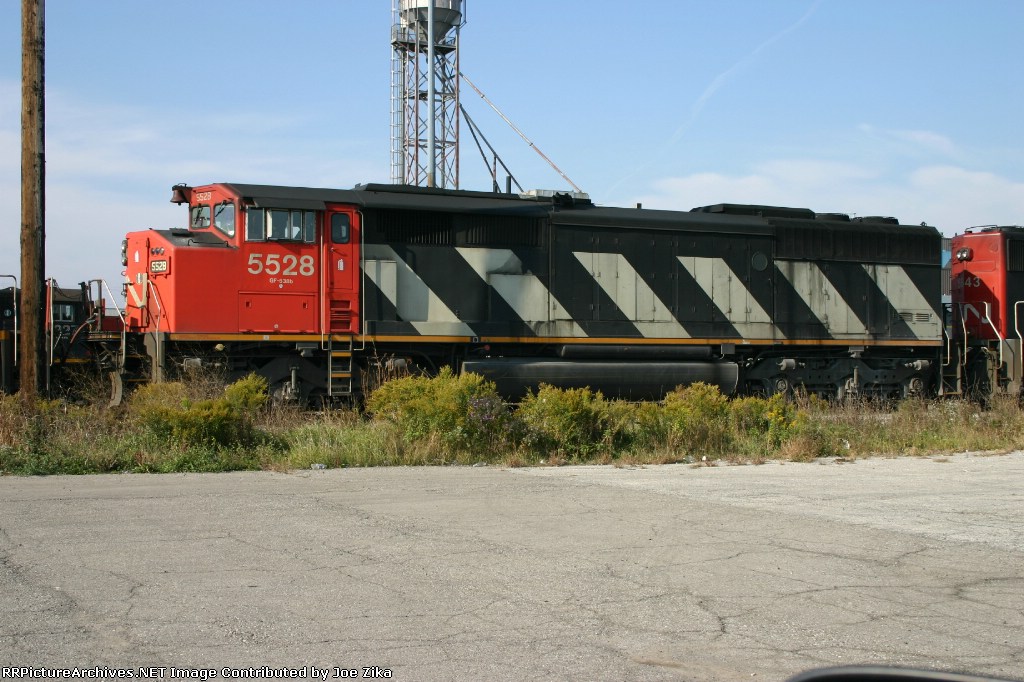CN 5528 SD 60F